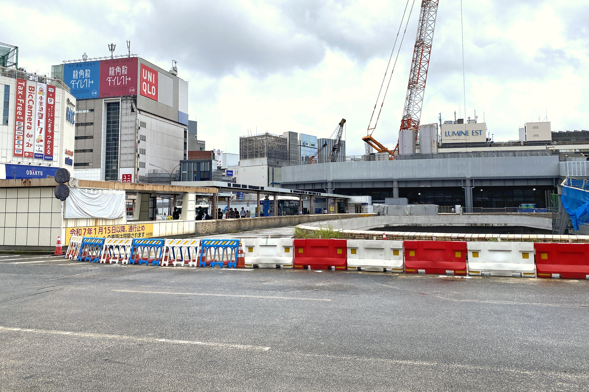 南北方向の道路が車両通行不可に 小田急の新宿駅西口駅前広場に訪れる大転換 : Odapedia ～小田急のファンブログ～