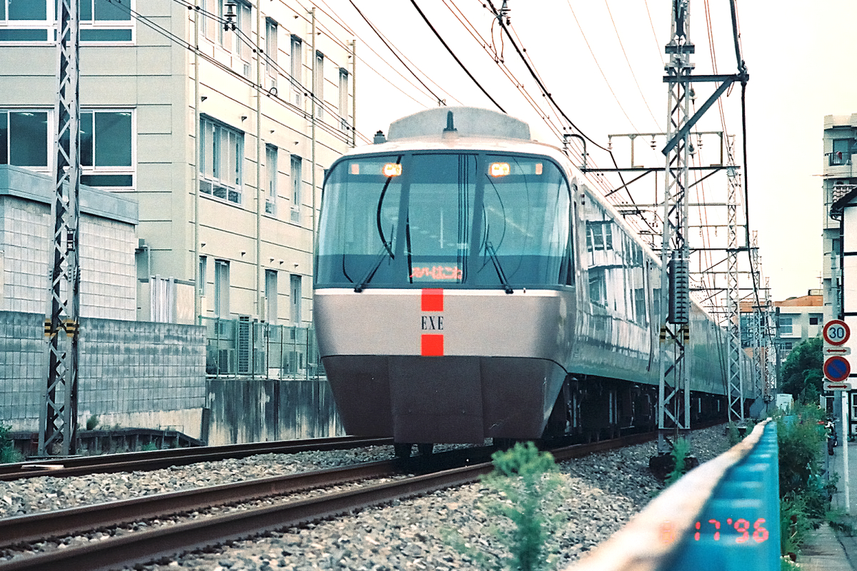 意外と変更が多い小田急30000形の座席 : Odapedia ～小田急のファンブログ～