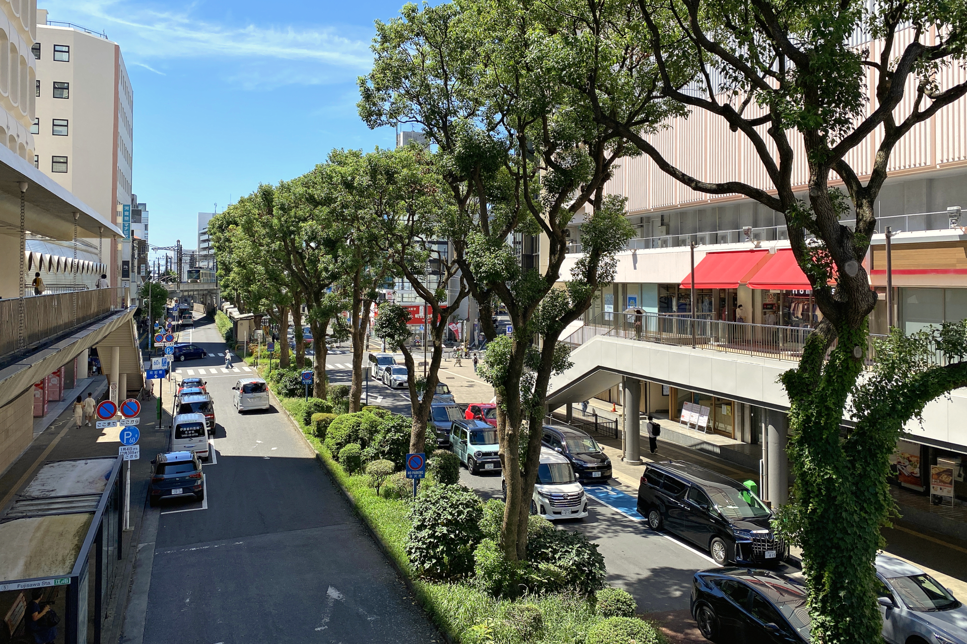 江ノ電の藤沢駅付近にはなぜ道路上に中途半端な緑地帯があるのか : Odapedia ～小田急のファンブログ～