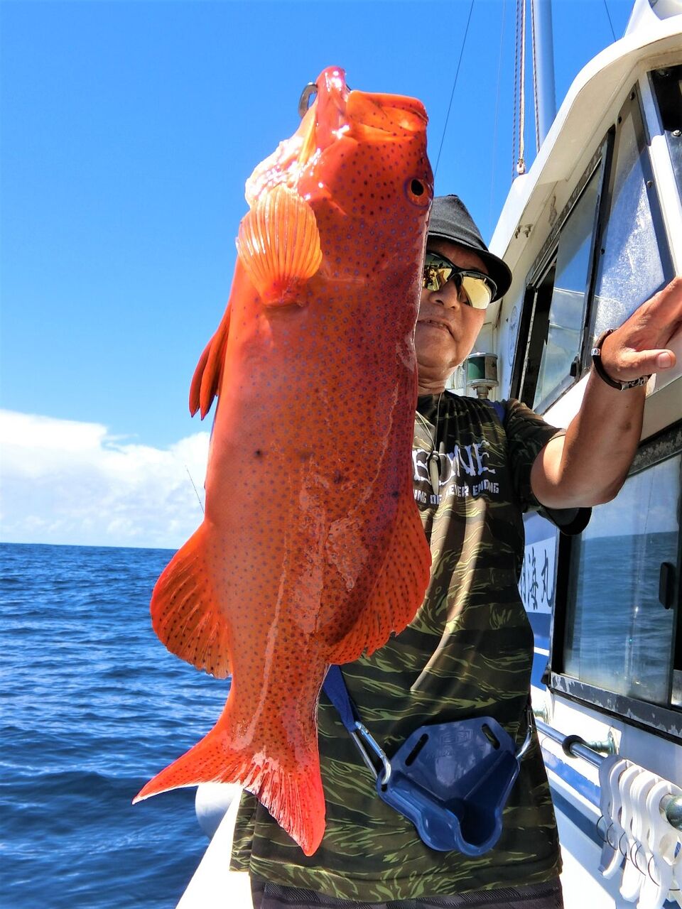 2022 REEF GAME in SUMMER : OKINAWA FISHING BOAT BOOKING