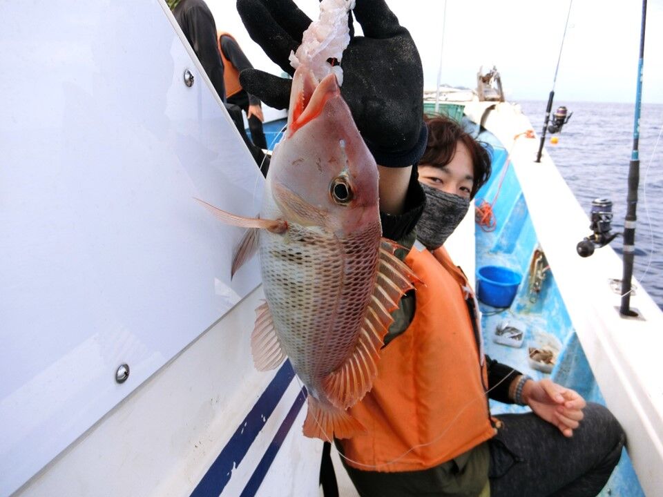 Winter Reef Game in February with Boy : OKINAWA FISHING BOAT BOOKING