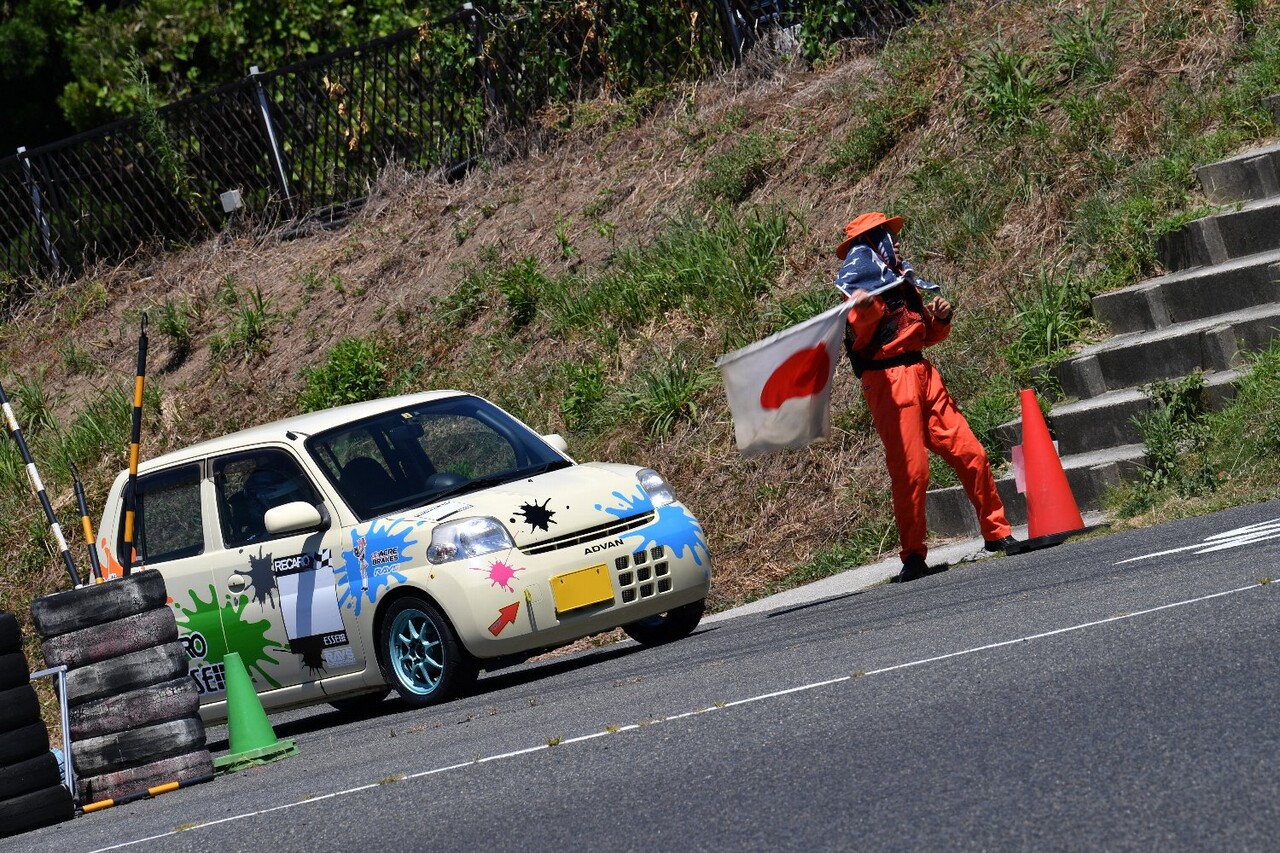 ダイハツ「エッセ」はまだまだ楽しめる！ 「BRIG Driving Challenge Series」をチェック : オフィスBMの取材日誌 ...