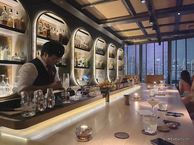 【酒】 008 BAR at the akyra Thonglor hotel 11階 ～シャーロックホームズの家のようなBAR～ : サーヤ ...