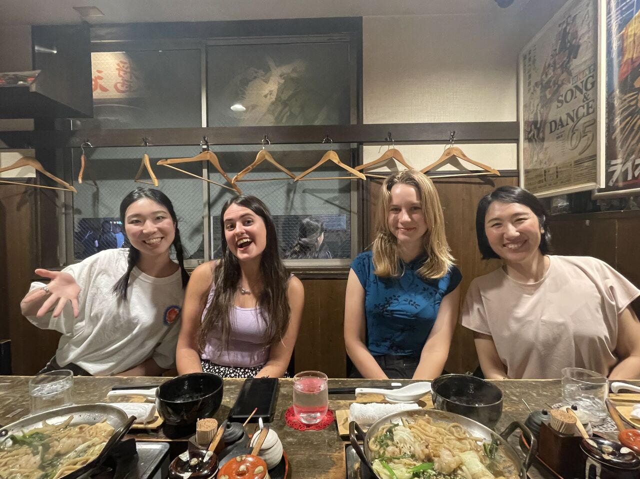 Chisato, Marie, Isabel,and Kyoka went to eat Motsunabe at “Hakata ...