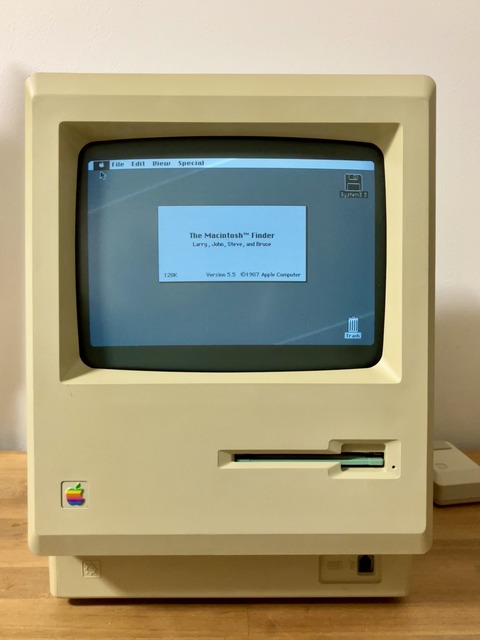 Compact Mac Collection Face&Body : 週末 Macintosh Think Different.