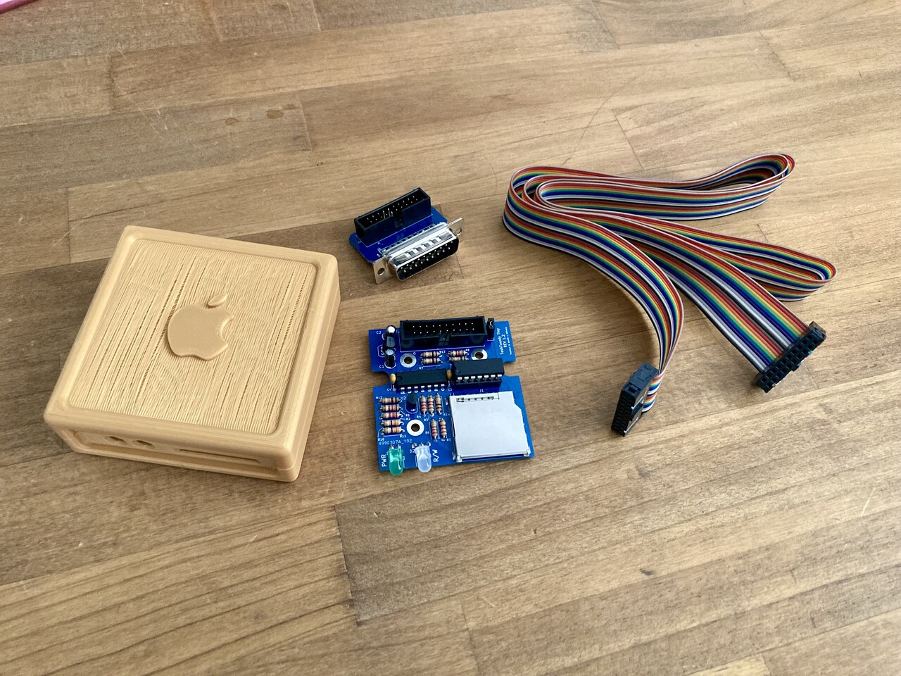 SH-016 CayMac Vintage TashTwenty HD20エミュレータ : 週末 Macintosh Think Different.