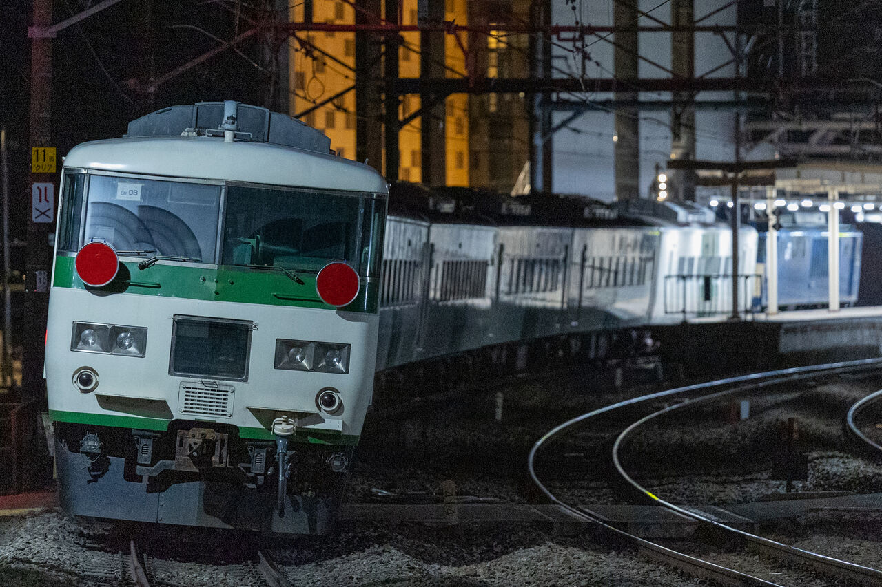 【撮影】185系オオOM08編成長野総合車両センター入場配給 : 備忘録