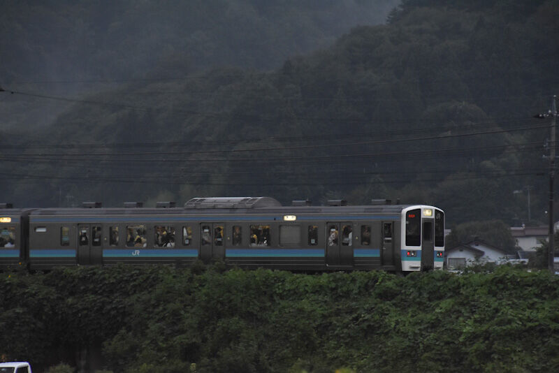 ona3のきままに撮り鉄 : 8月15日撮影 E233系 トタ青662編成による諏訪湖花火臨より