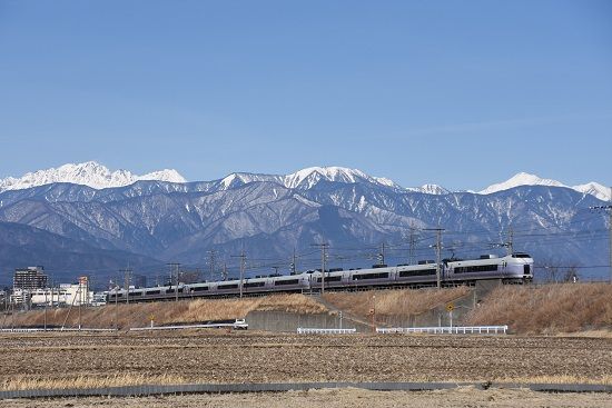 ona3のきままに撮り鉄 : 3月3日撮影 その6 E351系 スーパーあずさより