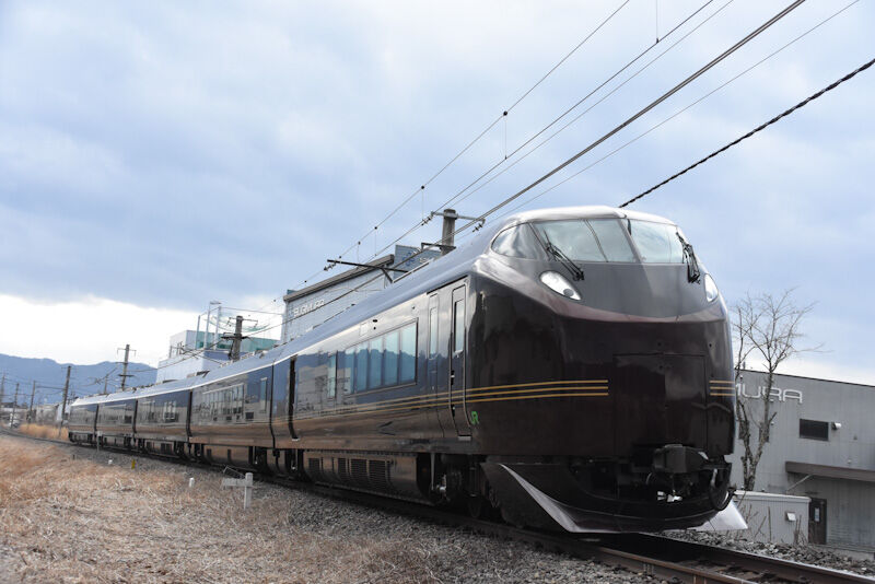 ona3のきままに撮り鉄 : 本日撮影 E655系による団臨「『新宿駅・渋谷駅開業140周年記念号』で行く 甲州街道・宿場街 上諏訪」より