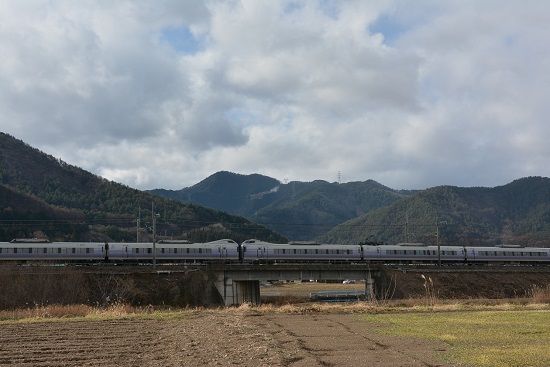 ona3のきままに撮り鉄 : 12月17日撮影 E351系スーパーあずさを撮る③