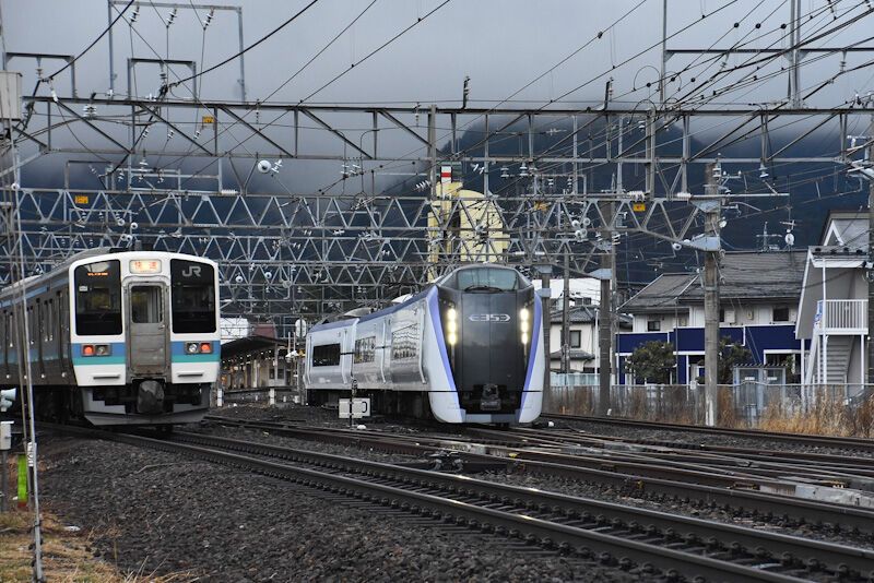 ona3のきままに撮り鉄 : 本日の撮影 E353系による特急「信州」より