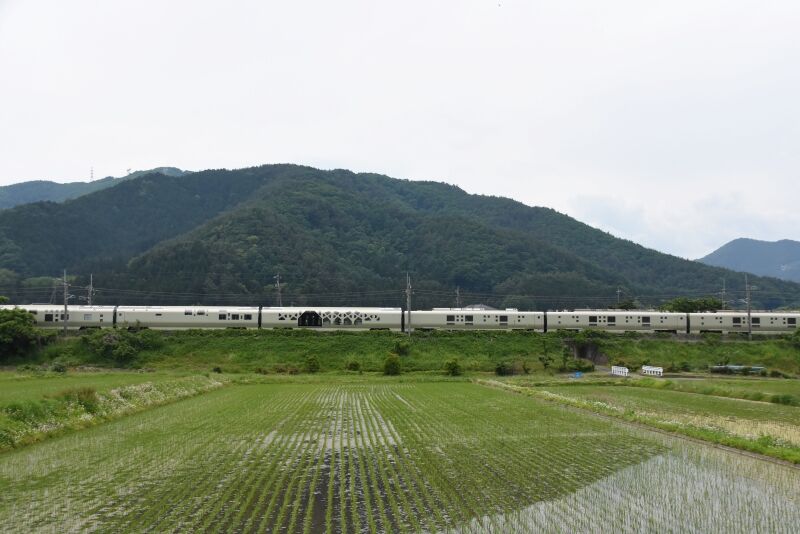 ona3のきままに撮り鉄 : 本日撮影 E001系「TRAIN SUITE 四季島」より