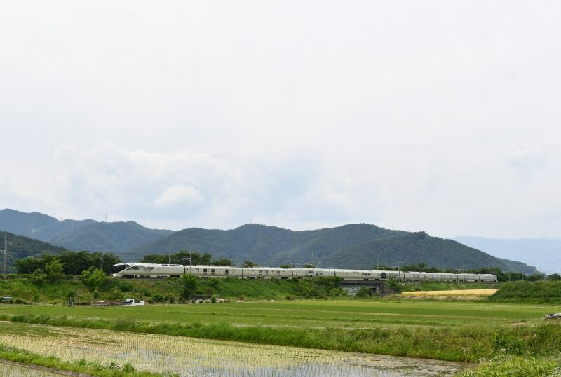 ona3のきままに撮り鉄 : 本日撮影 E001系「TRAIN SUITE 四季島」より