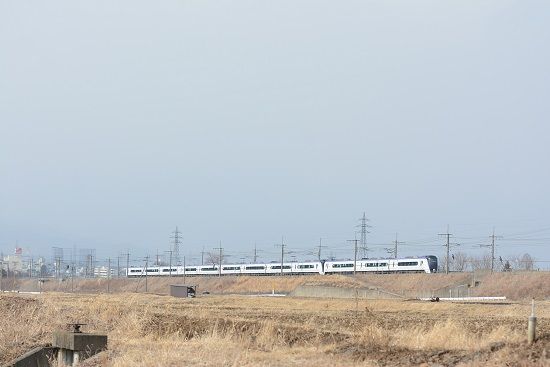 ona3のきままに撮り鉄 : 2月24日撮影 その5 E353系「スーパーあずさ」より