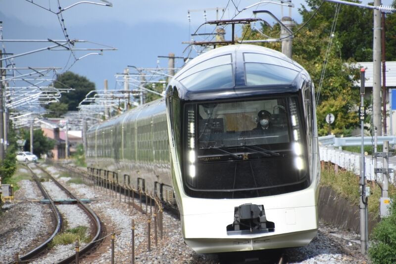 ona3のきままに撮り鉄 : 9月21日撮影 E001系「TRAIN SUITE四季島」より