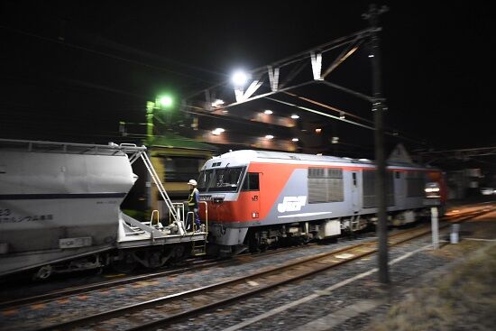 ona3のきままに撮り鉄 : 11月16日撮影 夜の富田駅にて その4 DF200-216号機 機回しから-2