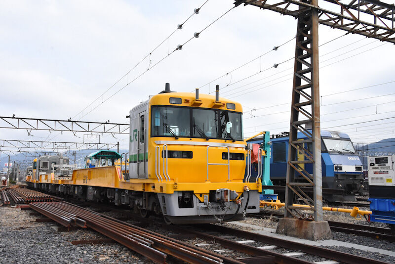 ona3のきままに撮り鉄 : 4月6日撮影 南松本にてお休み中のキヤE195系(ST20編成+ST13編成)