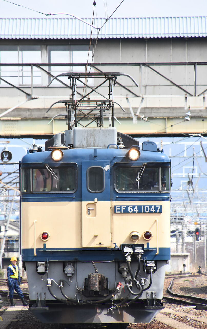 ona3のきままに撮り鉄 : 4月6日撮影 南松本にてEF64による西線貨物8084ﾚの機回しより