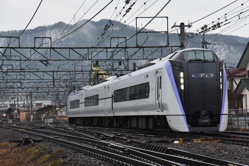 ona3のきままに撮り鉄 : 3月25日撮影 E353系「特急信州1号」と新設された普電より