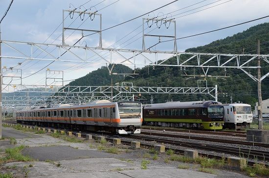 ona3のきままに撮り鉄 : 8月15日撮影 諏訪湖花火臨 その7 E233との並び