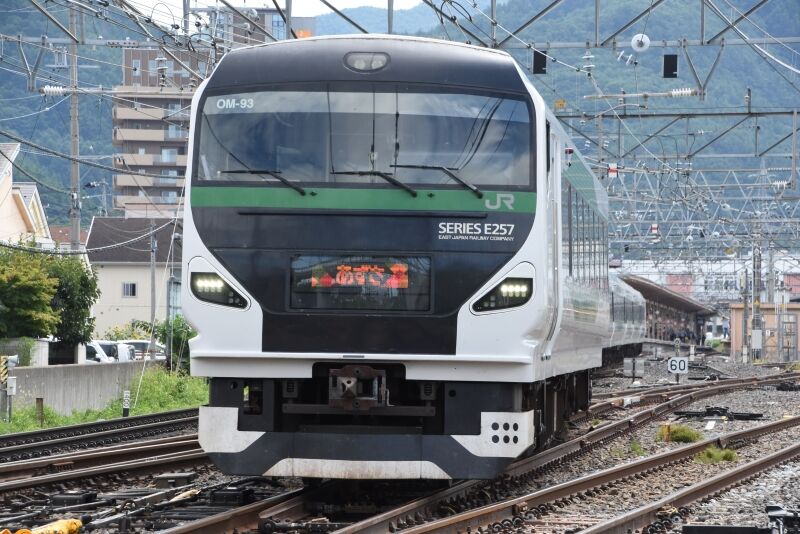 ona3のきままに撮り鉄 : 本日の撮影 E257系5000番台による「あずさ83号」と返却回送はカモシカと