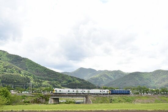 ona3のきままに撮り鉄 : 本日の撮影 みどり湖にてE493系+EF64-37号機の回送より