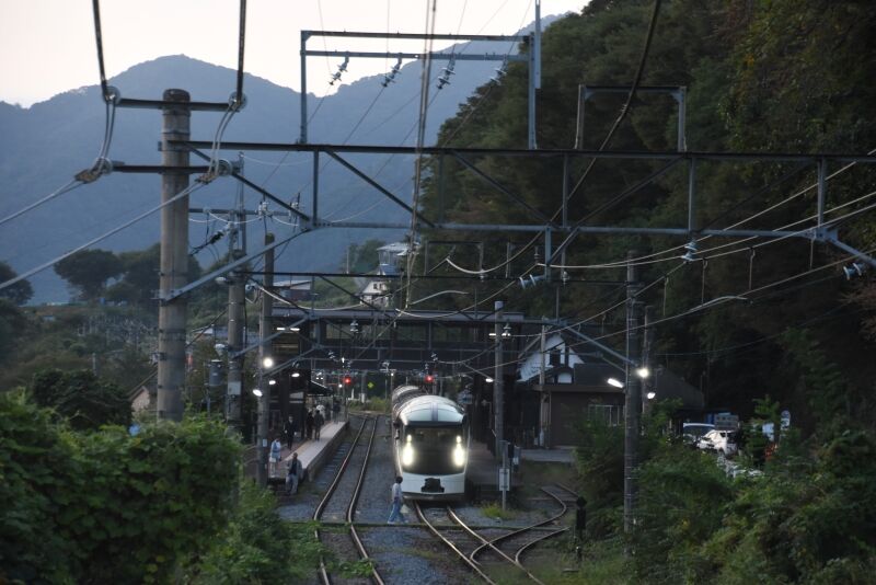 ona3のきままに撮り鉄 : 本日の撮影 E001系「TRAIN SUITE四季島」 早朝の姨捨駅にて