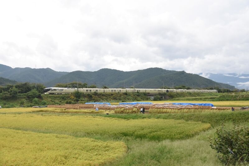 ona3のきままに撮り鉄 : 9月14日撮影 みどり湖にてE001系「TRAIN SUITE」四季島より