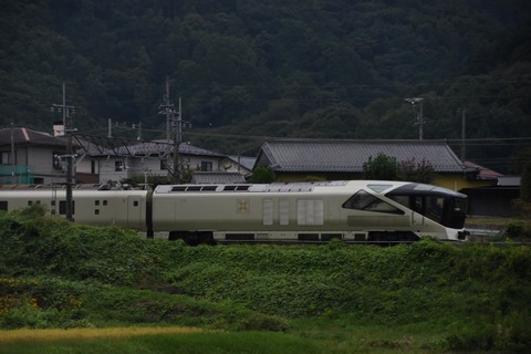 ona3のきままに撮り鉄 : 9月14日撮影 みどり湖にてE001系「TRAIN SUITE」四季島より