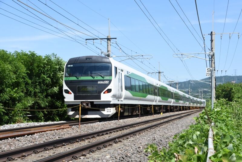 ona3のきままに撮り鉄 : 7月13日撮影 「リゾートビュー諏訪湖」と「TRAIN SUITE四季島」と「あずさ74号」