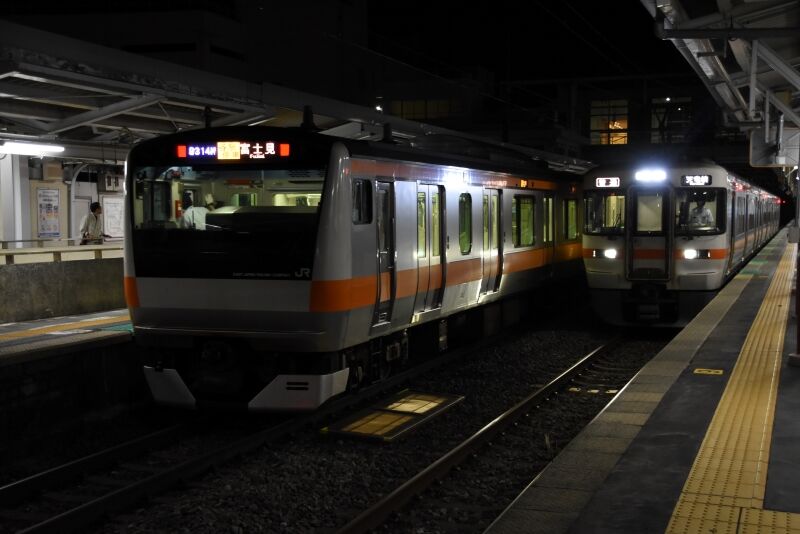 ona3のきままに撮り鉄 : 8月15日撮影 諏訪湖花火臨 応援のE233系H49編成より その2 夜の部