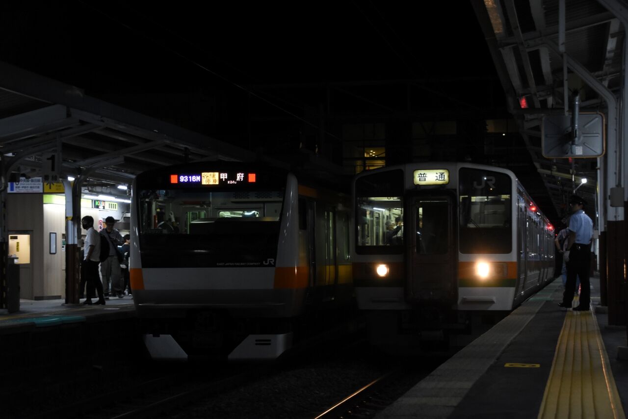 ona3のきままに撮り鉄 : 8月15日撮影 諏訪湖花火臨 応援のE233系H49編成より その2 夜の部