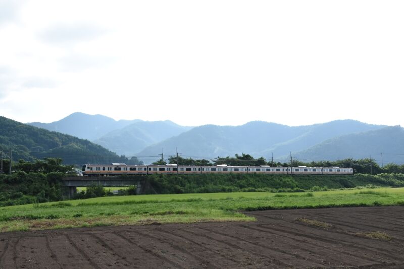 ona3のきままに撮り鉄 : 本日の撮影 諏訪湖花火臨 応援のE233系H49編成より その1