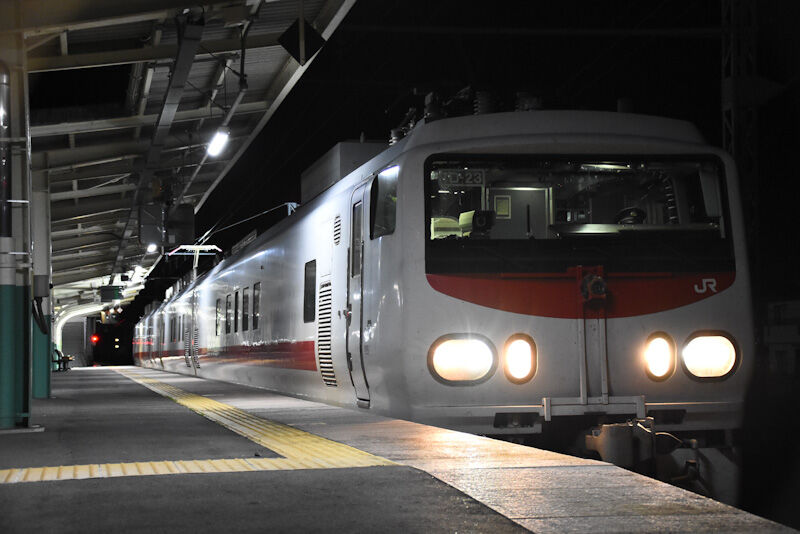 ona3のきままに撮り鉄 : 10月27日撮影 辰野線はE491系 East i-Eによる夜間検測より その1