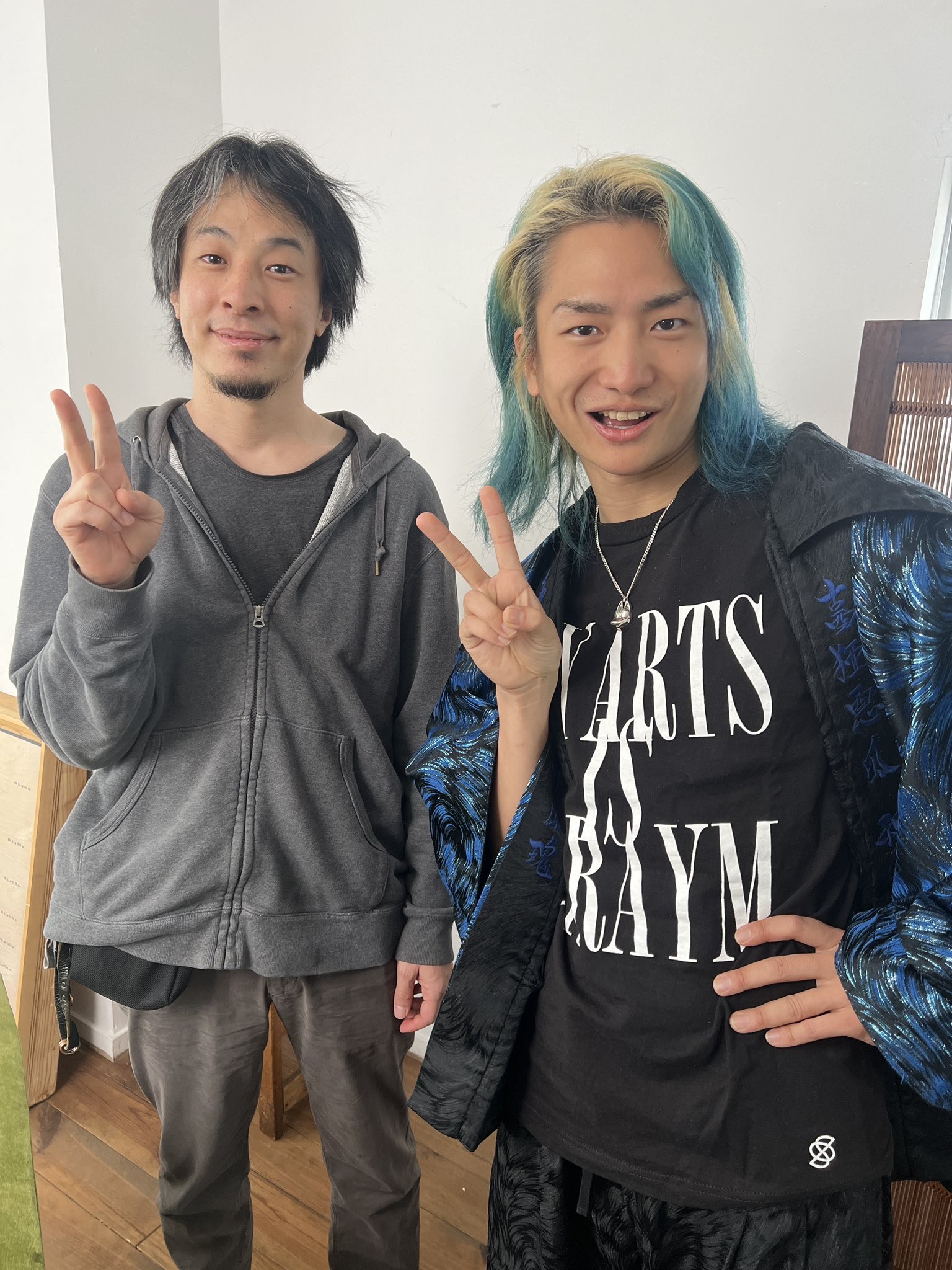 【悲報】ひろゆき、年収1億超えなのに浮浪者のようなみすぼらしい格好をしてしまうwwwwww : わんこーる速報！