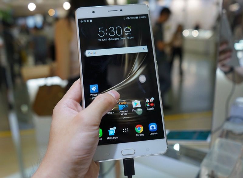 でかすぎる？ほぼ7インチの巨大SIMフリースマホ「ZenFone 3 Ultra」が9日発売 : いきぬきTIME