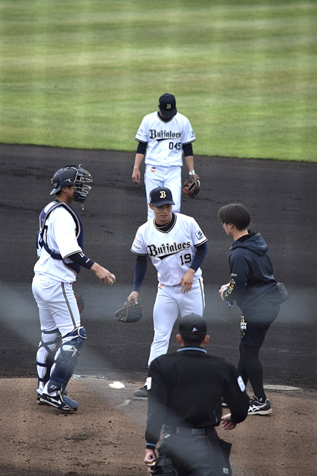 B-BLOG＠オリックス・バファローズ応援ブログ : 開幕ローテ候補山岡泰輔。2軍戦で先発も僅か8球で緊急降板…