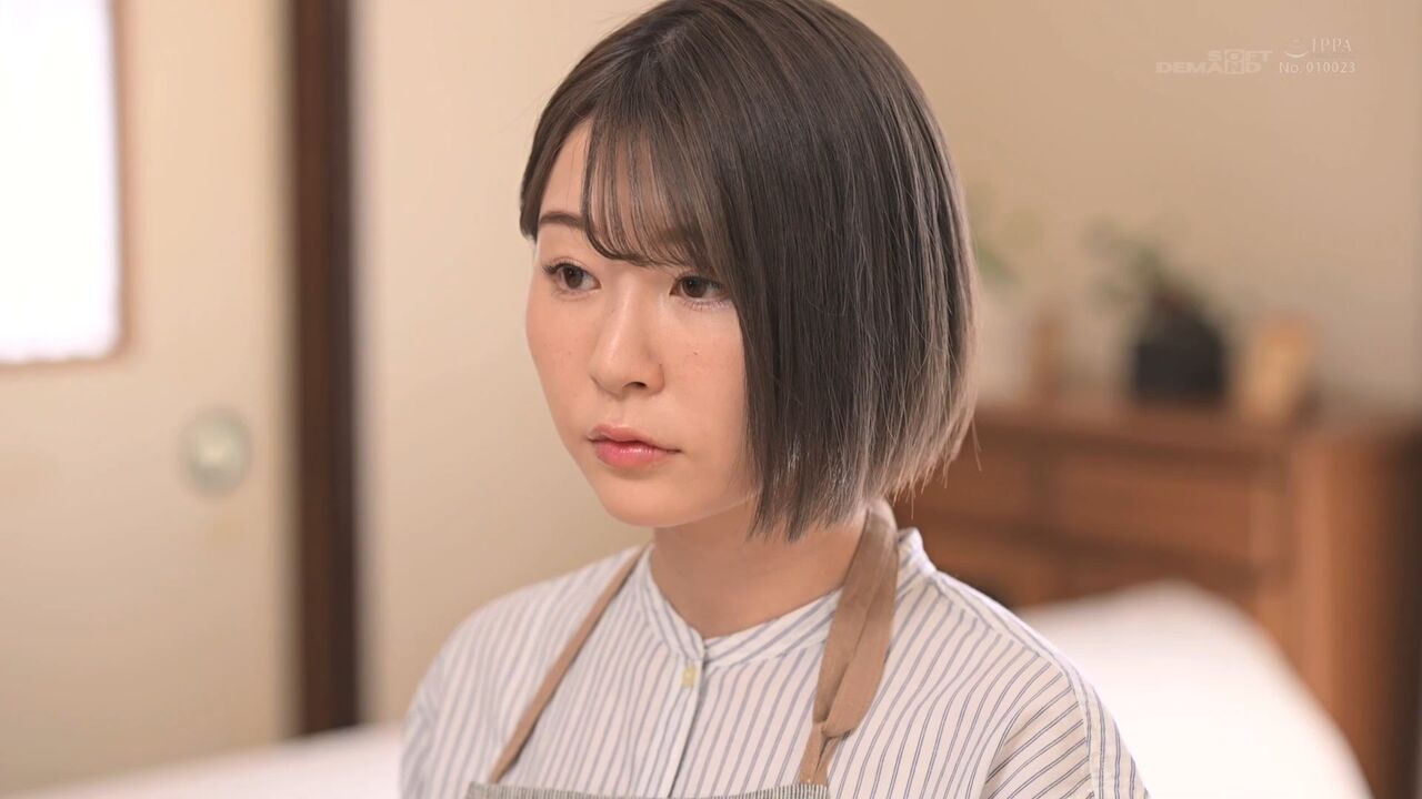 熊目燒飯館 : 夏の田舎で暮らす美人妻は年下義弟の冗談を真に受け何度も中出しし続けた。桃色かぞくVOL.25 坂井千晴