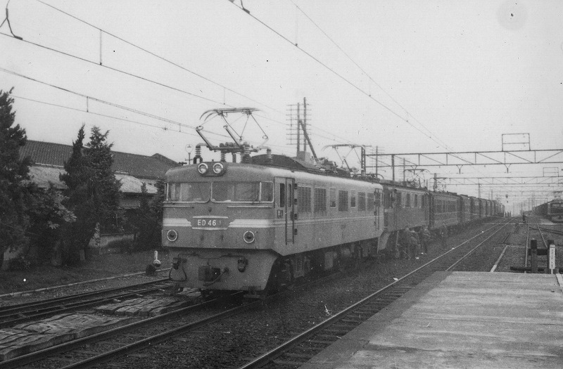 北陸線（米原～田村）交直切り替え黎明期ED46 ED61 EF30 1961年（昭和36年） : 乗り物百貨店 （ 鉄道船飛行機貴重映像と情報）