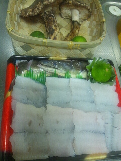 秋の贅沢食材～松茸と鱧のお鍋🍲 : 冥王星へ連れてって