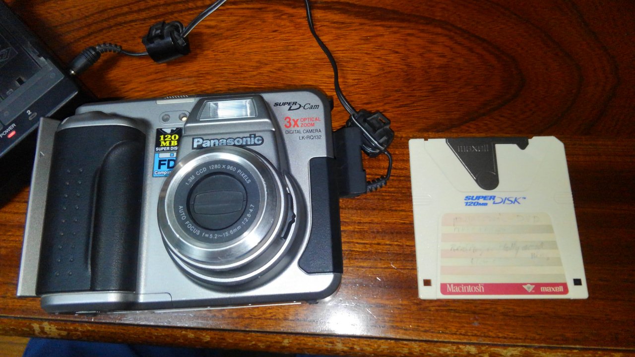 カメラと写真が大好きな毎日 + バイク : 今となっては珍しいSuperDisk採用のデジカメ LK-RQ132S
