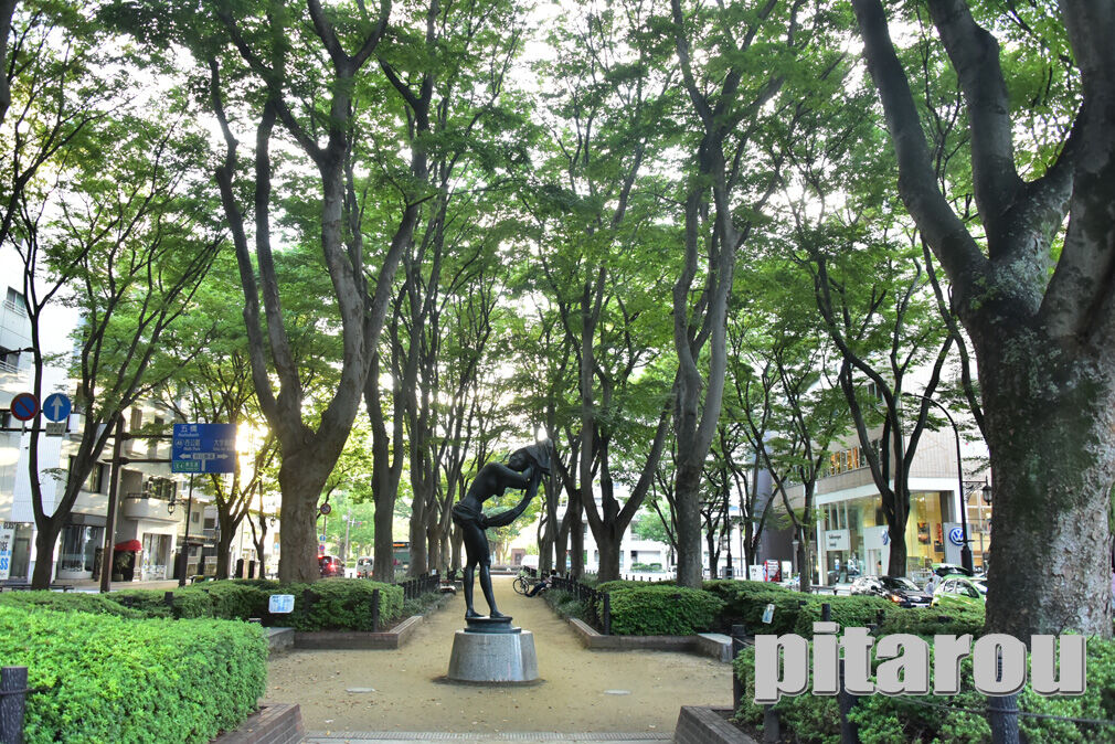 杜の都の彫刻めぐり 「杜に聴く」、「水浴の女」 2021年9月11日撮影 : pitarouファミリーのブログ