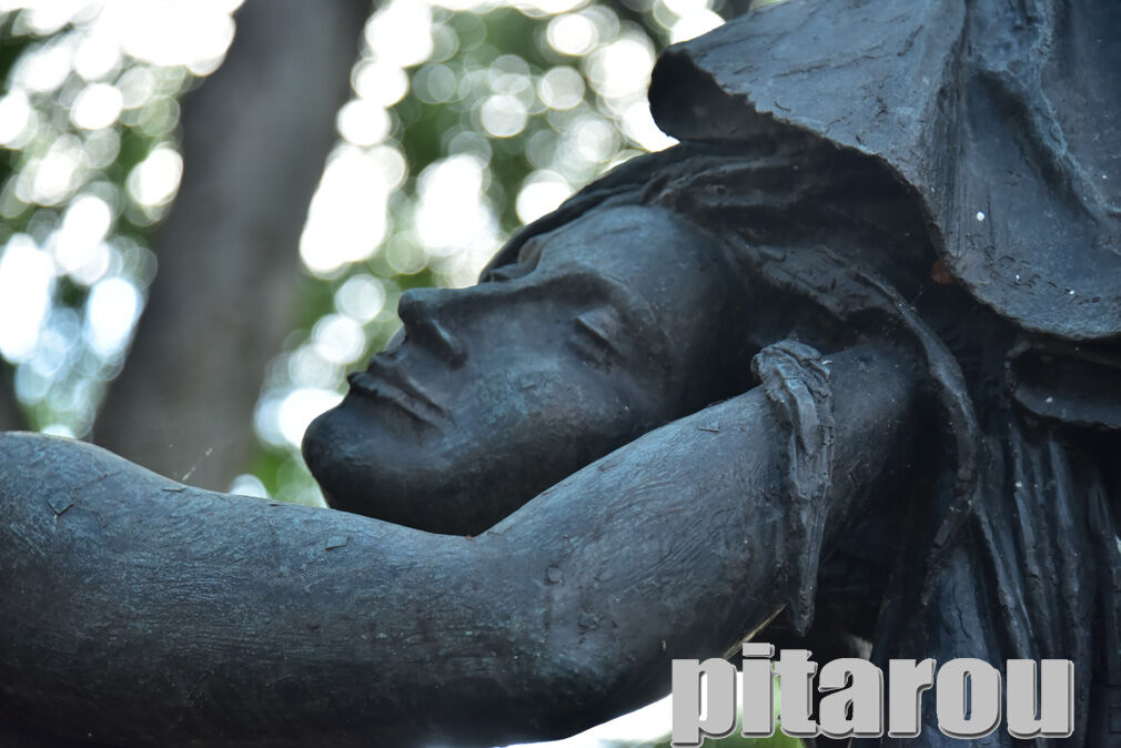 杜の都の彫刻めぐり 「杜に聴く」、「水浴の女」 2021年9月11日撮影 : pitarouファミリーのブログ