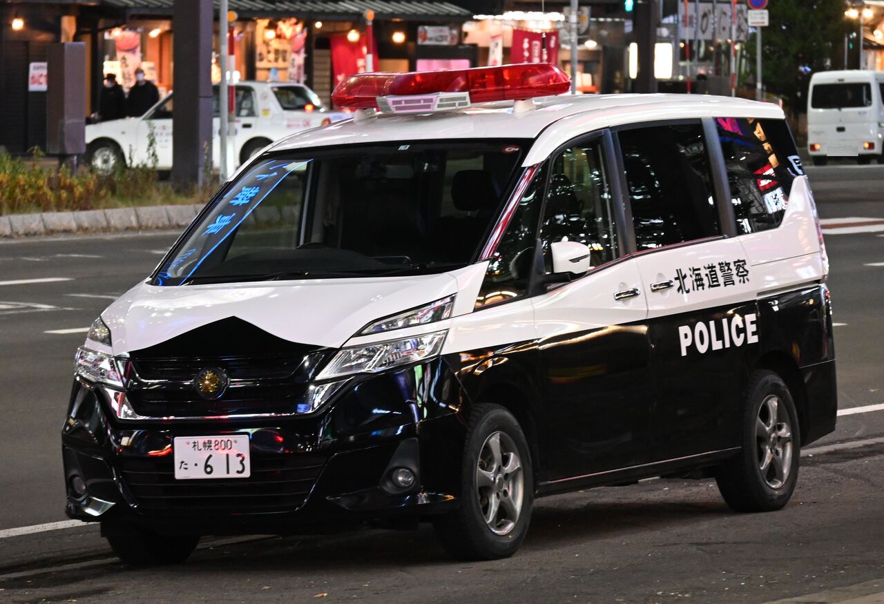 北海道警察 中央警察署 セレナパトカー 中央151 : パトカー画像保管室（POLICE CAR ROOM）