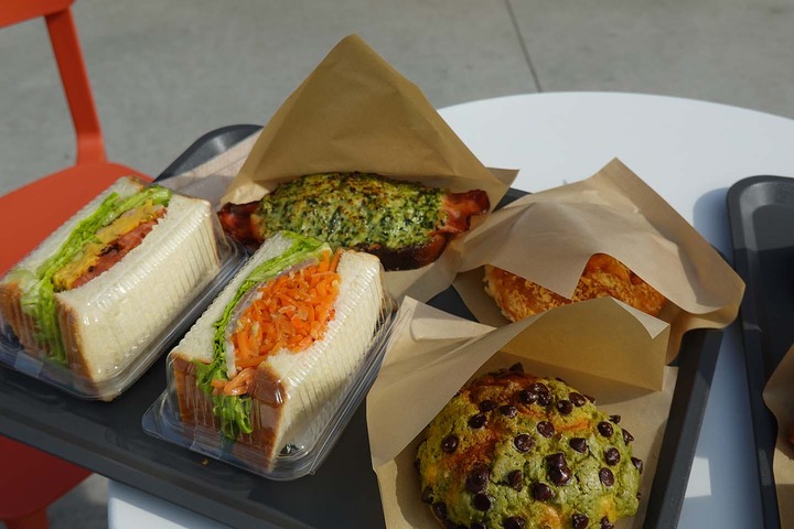 黒ぽめ！あんことおはぎとだんごちゃん:【テラスわんこOK】ビッグスワン並びにできたMOUNT TEN BREADさん