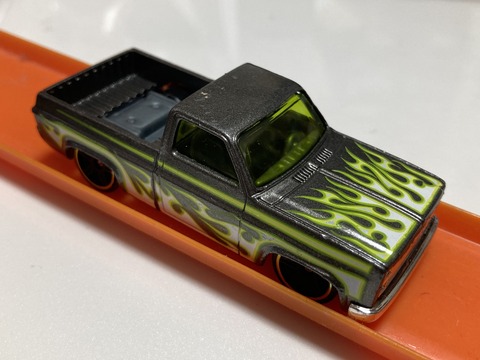 きょうのルース品☆ 83 CHEVY SILVERADO FLAMES ホットウィール : Poncha BLOG - since 2016