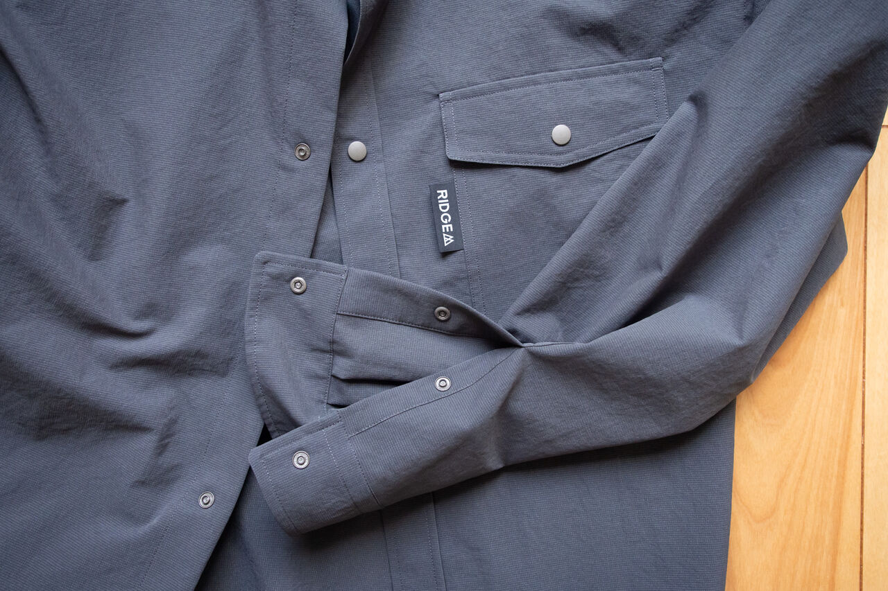 山でも街でも違和感なく使えるベーシック [RIDGE MOUNTAIN GEAR Poly Basic Long Sleeve Shirt ...