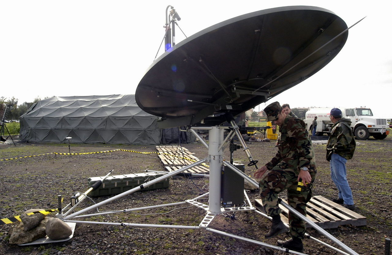 米軍 UHF衛星通信 UHF－SATCOM : 軍用無線のブログ suzuki shinichi