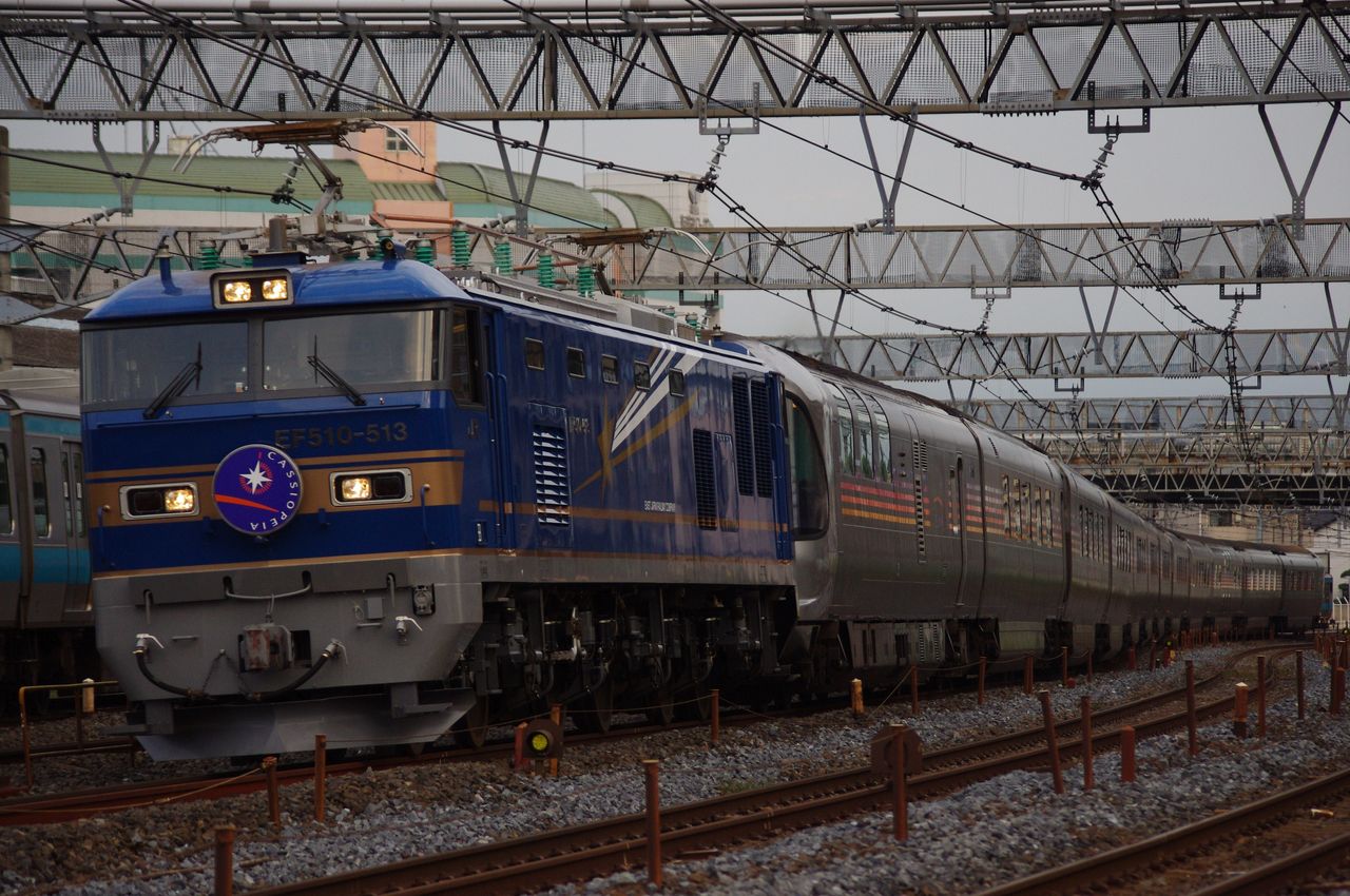 JR東日本 EF510-500写真館 : EF510-513 【北斗星色】 (3枚)